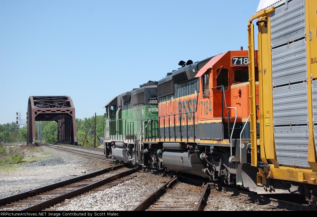 BNSF 3008 & 7184